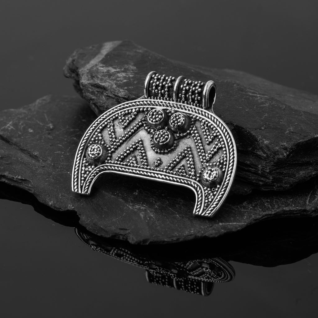 Premium Lunila Amulet, Silver – Grimfrost Intl